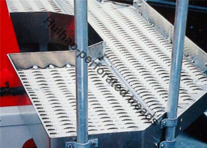 3 Holes 13-3/4" Width Perforated Grip Strut Stair Treads For Walkway ...